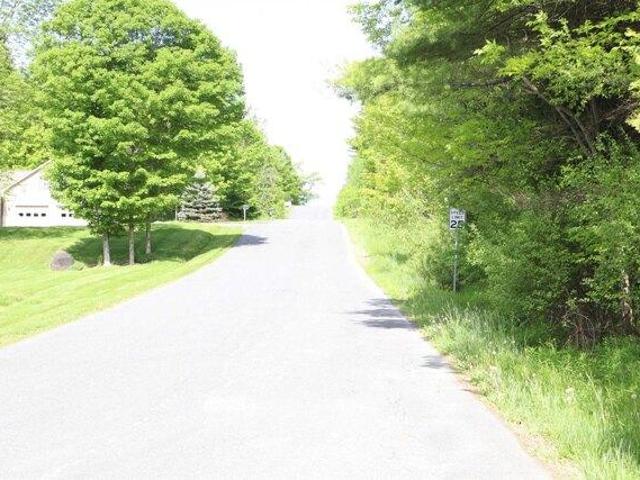 land Barre VT ES104605125