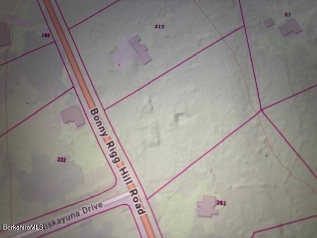 land Becket MA DLS102279044