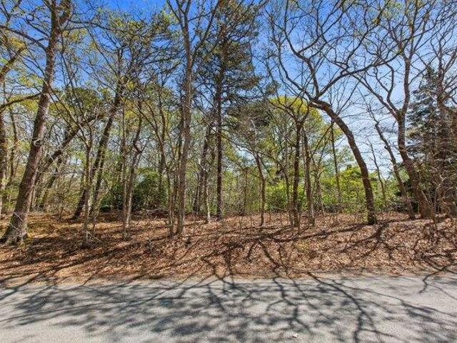 land Brewster MA ES104835039
