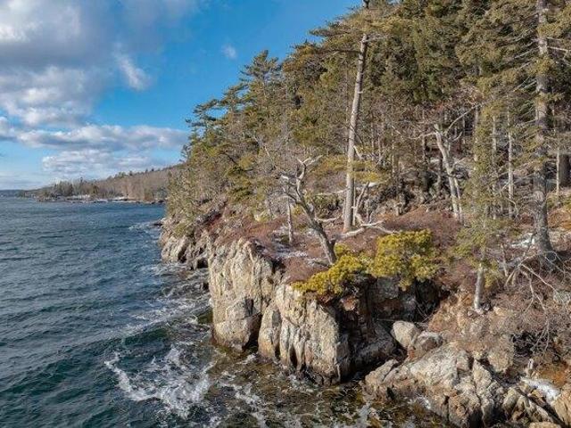 land Brooksville ME DS103035353
