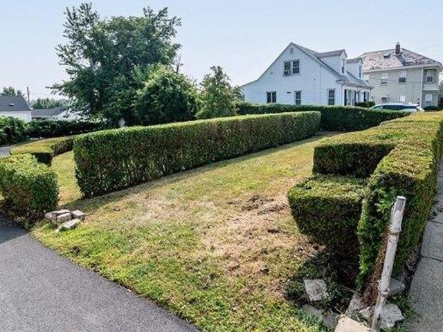 land Cranston RI DS102633622