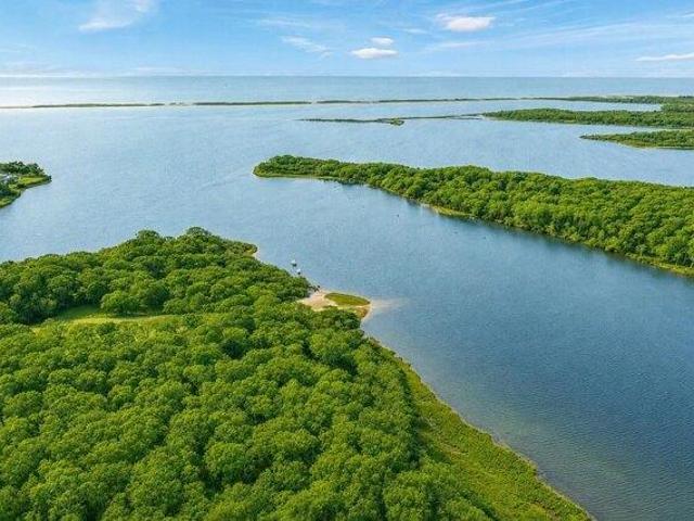land Edgartown MA ES105155773
