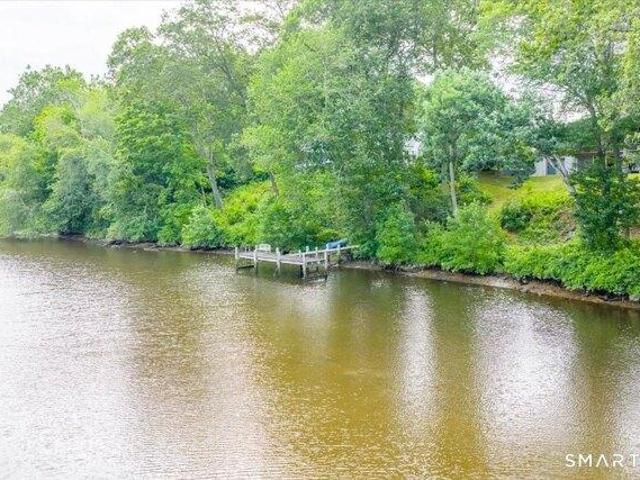 land Essex CT ES104189293
