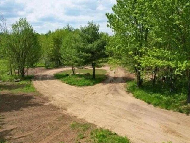 land Farmington ME ES103435502