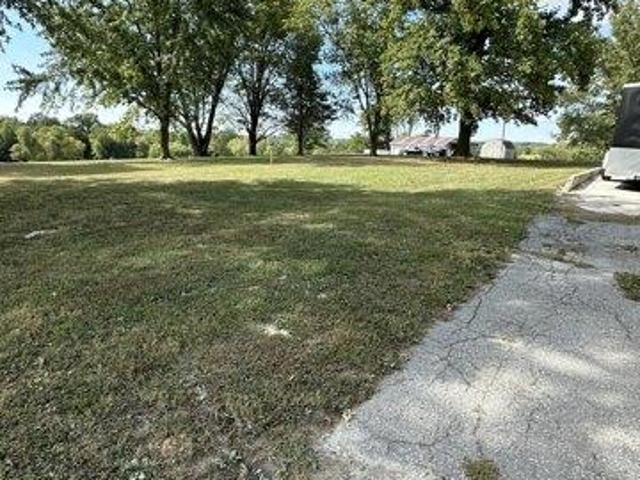 land Fayette MO DLS88247016