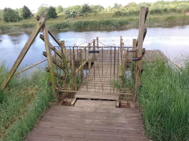 House boat for sale