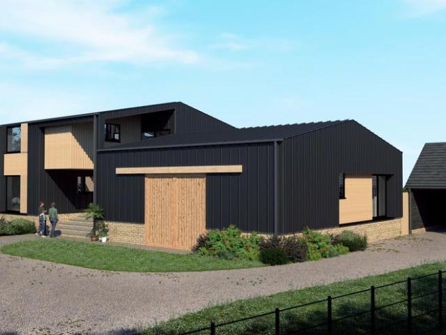 5 bedroom property with land for sale