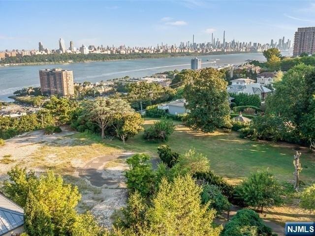 land Fort Lee NJ DLS102214175