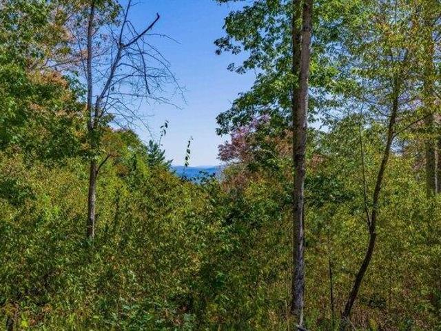 land Hartford VT DLS101657588
