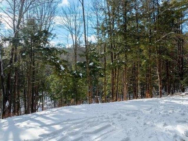land Hartford VT DLS102823997