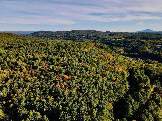 land Hartford VT DS102564661
