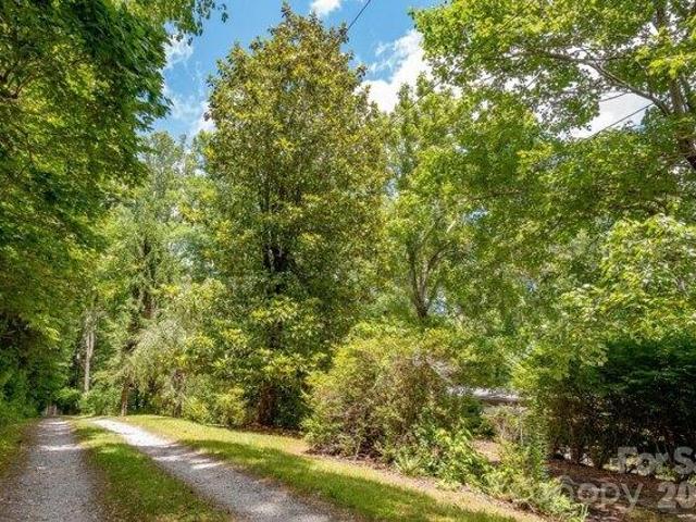 land Hendersonville NC ES104908231