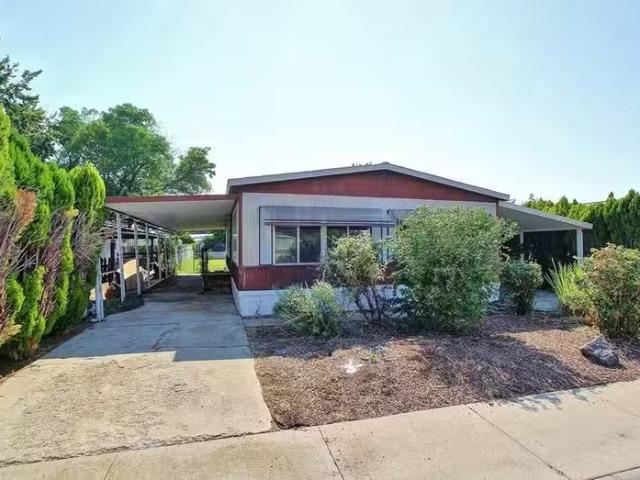Land Included! Newly Listed Mobile Home