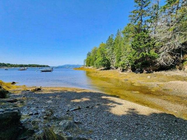 land Islesboro ME DS102762072
