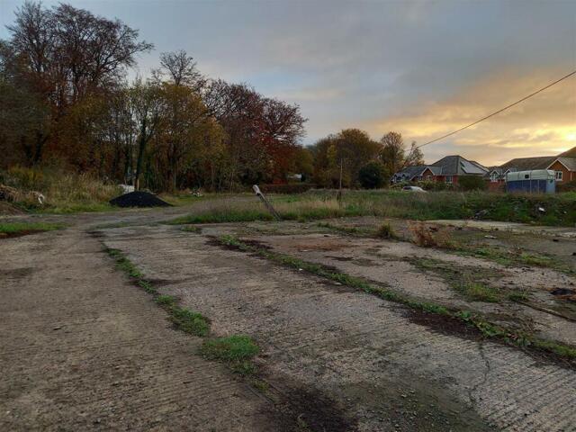 Land Llanllwchaiarn Llanllwchaiarn LS99344852