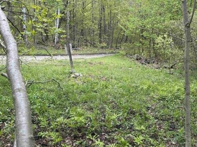 land Lowell VT DS102823126