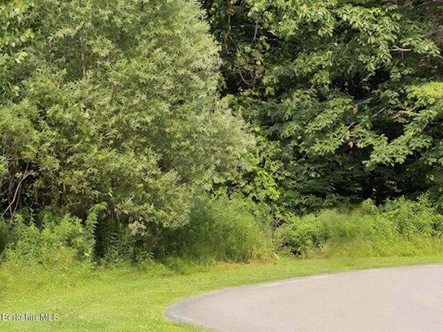 land Pittsfield MA ES104849762