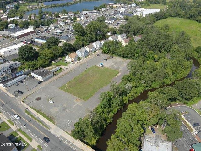 land Pittsfield MA ES105061148