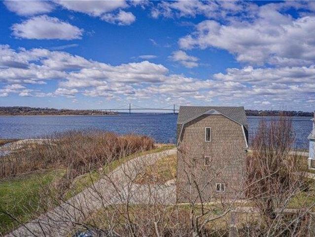 land Portsmouth RI DS101782671
