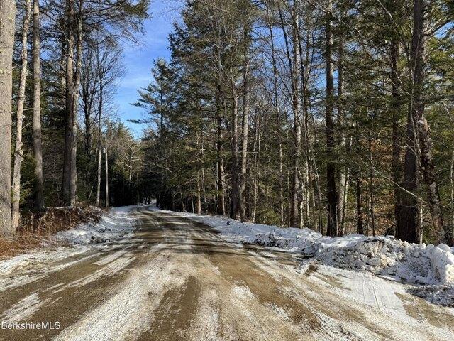 land Rowe MA DS102594989
