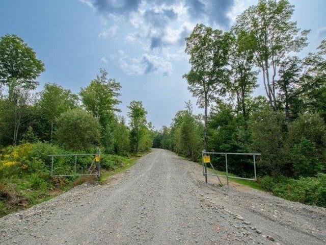 land Sebec ME DS103189325