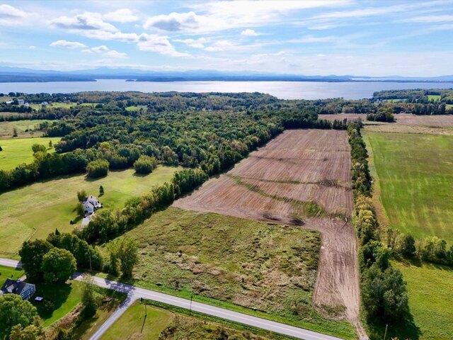 land South Hero VT DS102285600