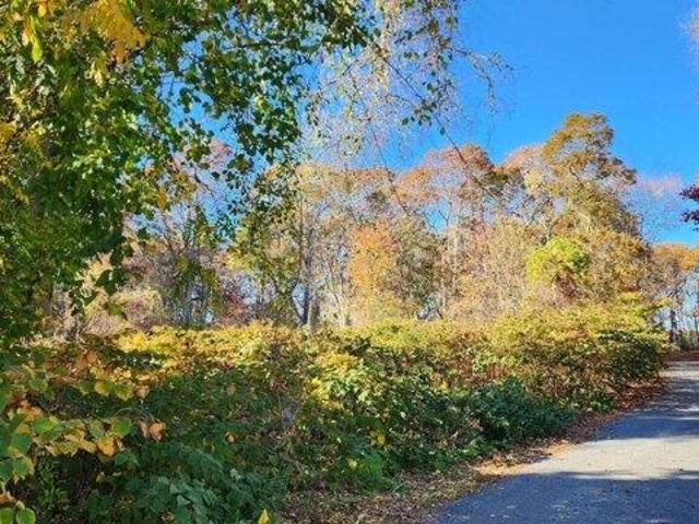 land South Yarmouth MA ES103102271