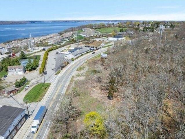 land Tiverton RI ES104298800