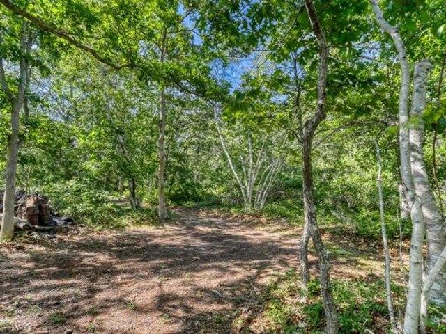 land West Tisbury MA DS104188632