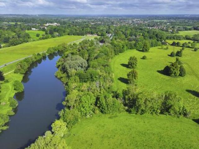 Land Wraysbury Surrey LS100541267