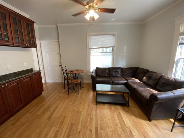 house 4 bedroom, Ann Arbor MI 48104 DS83189722