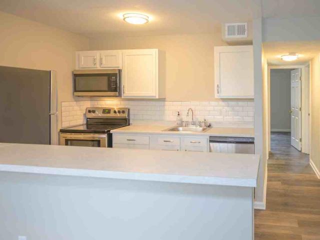 Landing at Tates Creek 2 Bedroom Apartment for Rent at 3565 Tates Creek Rd, Lexington, KY 40517