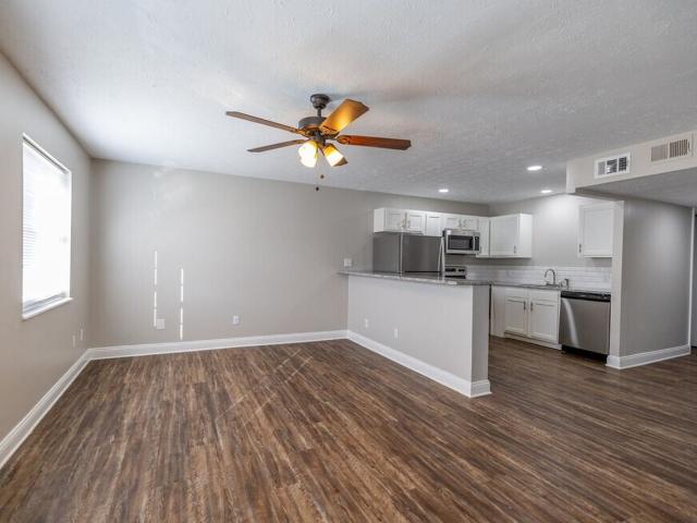 Landing at Tates Creek 2 Bedroom Apartment for Rent at 3565 Tates Creek Rd, Lexington, KY 40517