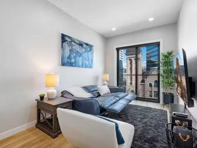 Landing Furnished Apartment at the RANDI.406.1356727 218 S 20.