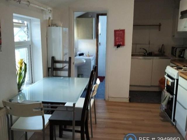 Landor Road, London, SW9 2 bed flat to rent £2,275 pcm £525 pw