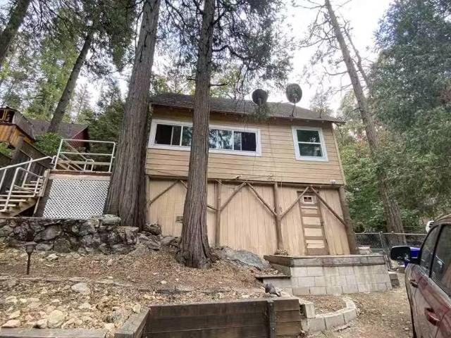 Landlord 23941 Park Ln
