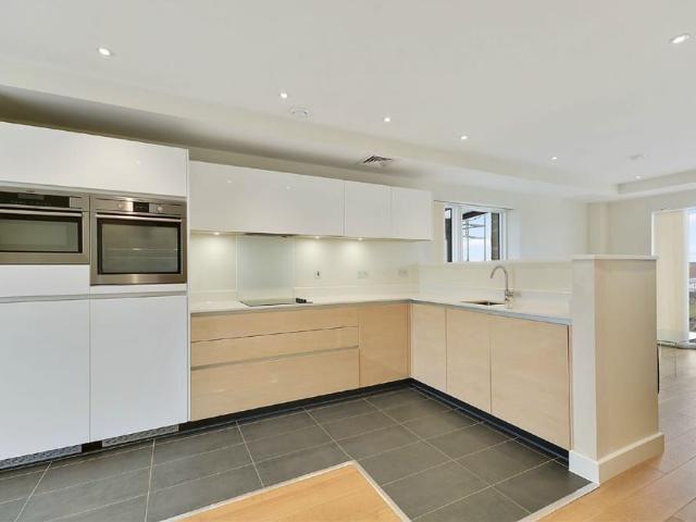 Landmann Point, 6 Peartree Way, North Greenwich SE10, 2 bed flat to rent, £2,400 pcm | PrimeLocation