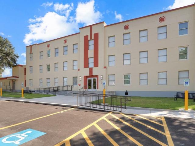 Landmark 301 2 Bedroom Apartment for Rent at 301 S 1st St, Conroe, TX 77301