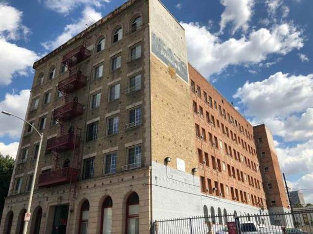 Landmark Towers Studio Apartment for Rent at 744 Beacon Ave, Los Angeles, CA 90017 Westlake