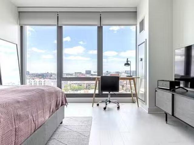 Landmark West Loop, 1035 W Van Buren St, West Loop Studio.