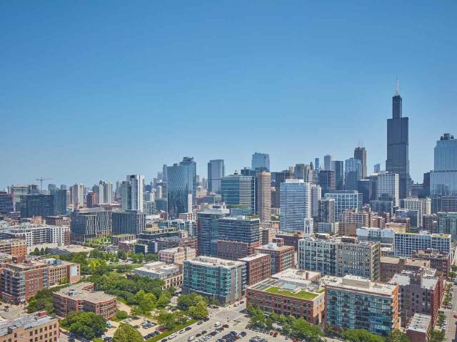 Landmark West Loop 1 Bedroom Apartment for Rent at 1035 W Van Buren St, Chicago, IL 60607 Near West Side