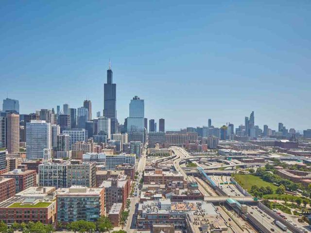Landmark West Loop 1 Bedroom Apartment for Rent at 1035 W Van Buren St, Chicago, IL 60607 Near West Side