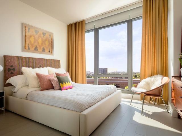 Landmark West Loop 2 Bedroom Apartment for Rent at 1035 W Van Buren St, Chicago, IL 60607 Near West Side