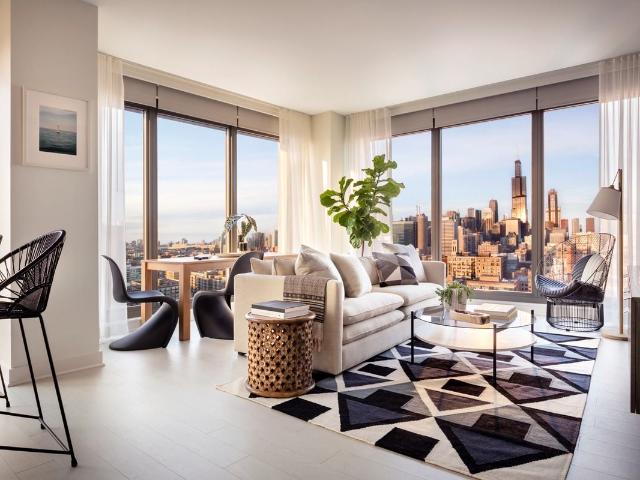 Landmark West Loop Studio Apartment for Rent at 1035 W Van Buren St, Chicago, IL 60607 Near West Side