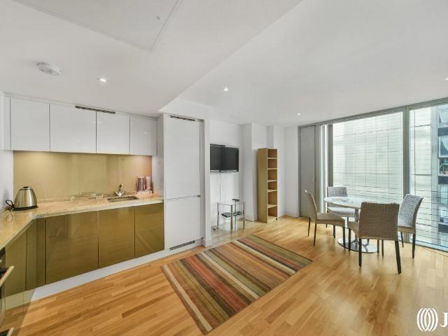 Landmark West Tower, Marsh Wall E14, 1 bed flat to rent, £2,383 pcm | PrimeLocation