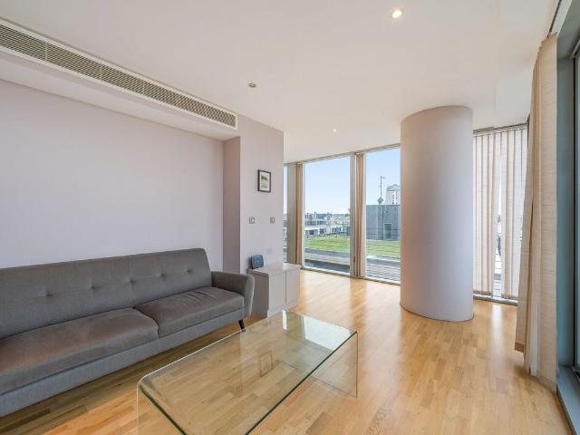 Landmark West Tower, Canary Wharf, London E14, 1 bed flat to rent, £2,384 pcm | PrimeLocation