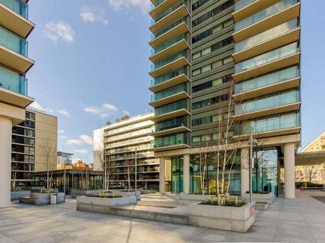 Landmark West Tower, Canary Wharf, London E14, 1 bed flat to rent, £2,492 pcm | PrimeLocation
