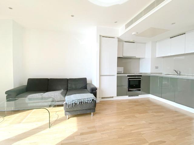 Landmark West Tower, 22 Marsh Wall, London E14, 1 bed flat to rent, £2,450 pcm | PrimeLocation