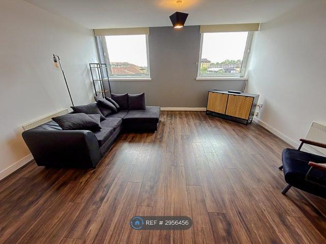 Landmark, Brierley Hill DY5, 2 bed flat to rent, £970 pcm | PrimeLocation
