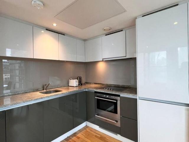 Landmark Building, West Tower, 22 Marsh Wall, Canary Wharf, South Quay, London E14, 2 bed flat to rent, £3,098 pcm | PrimeLocation